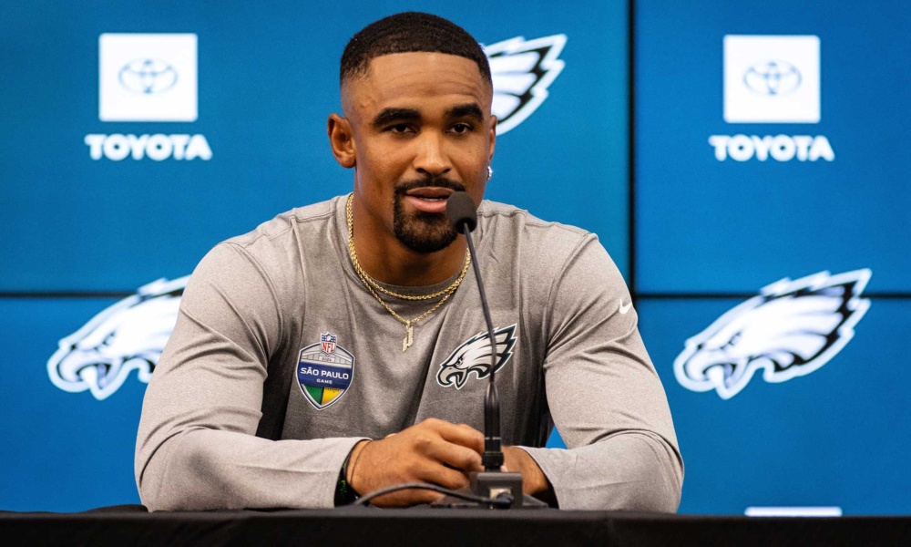 Jalen Hurts destaca importância do flag football em coletiva no Brasil ...